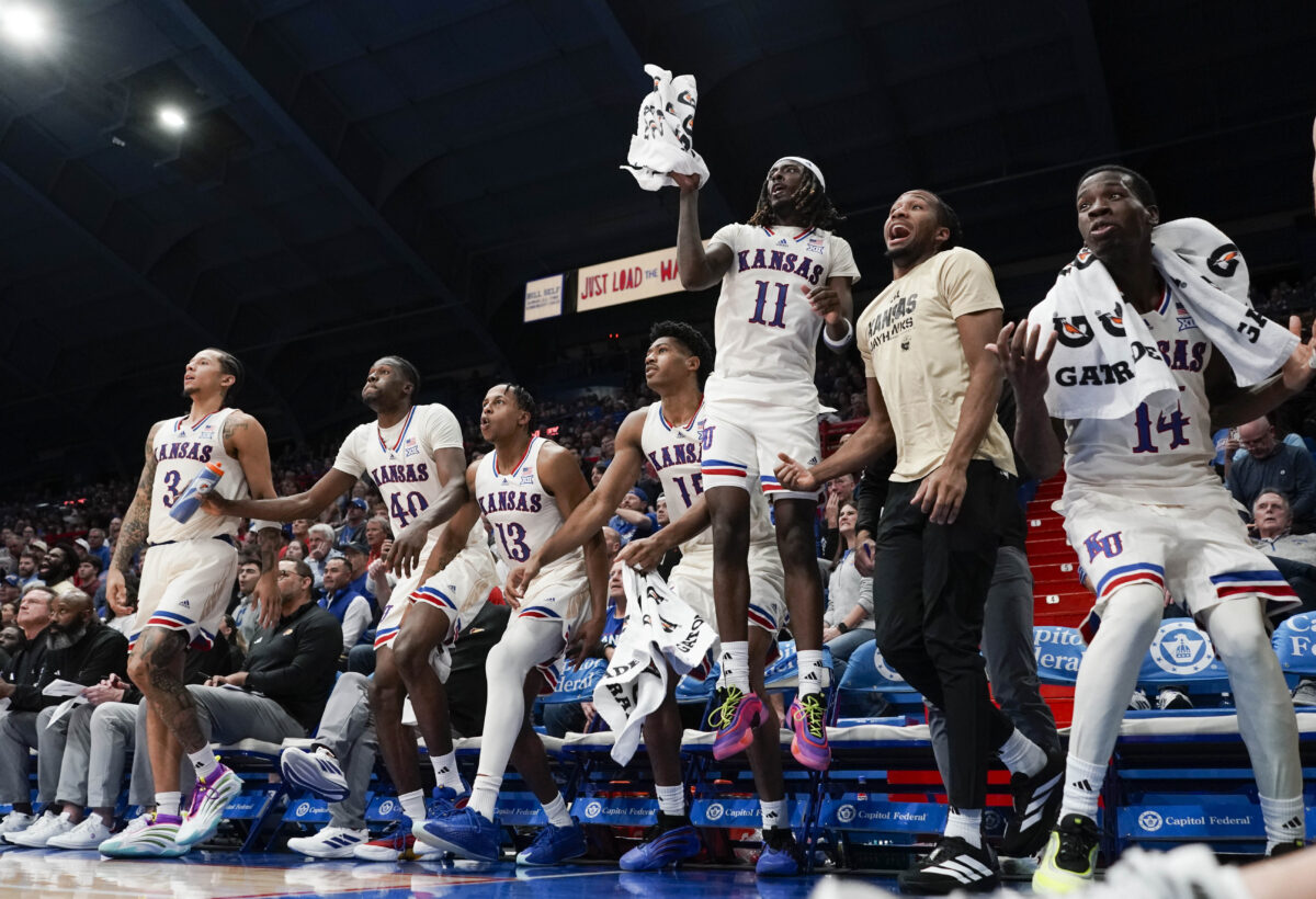 Photo Gallery: The Jayhawks finish off the Islanders, 77-46 - KU Sports